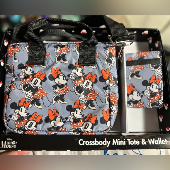 minnie mouse | Bags | Disneys Minnie Mouse Cross Body Mini Tote Wallet ...